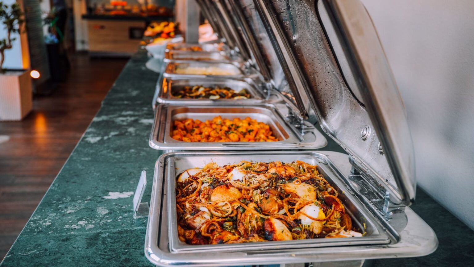 Exploring the World's Biggest Foods: From Giant Burgers to Enormous ...